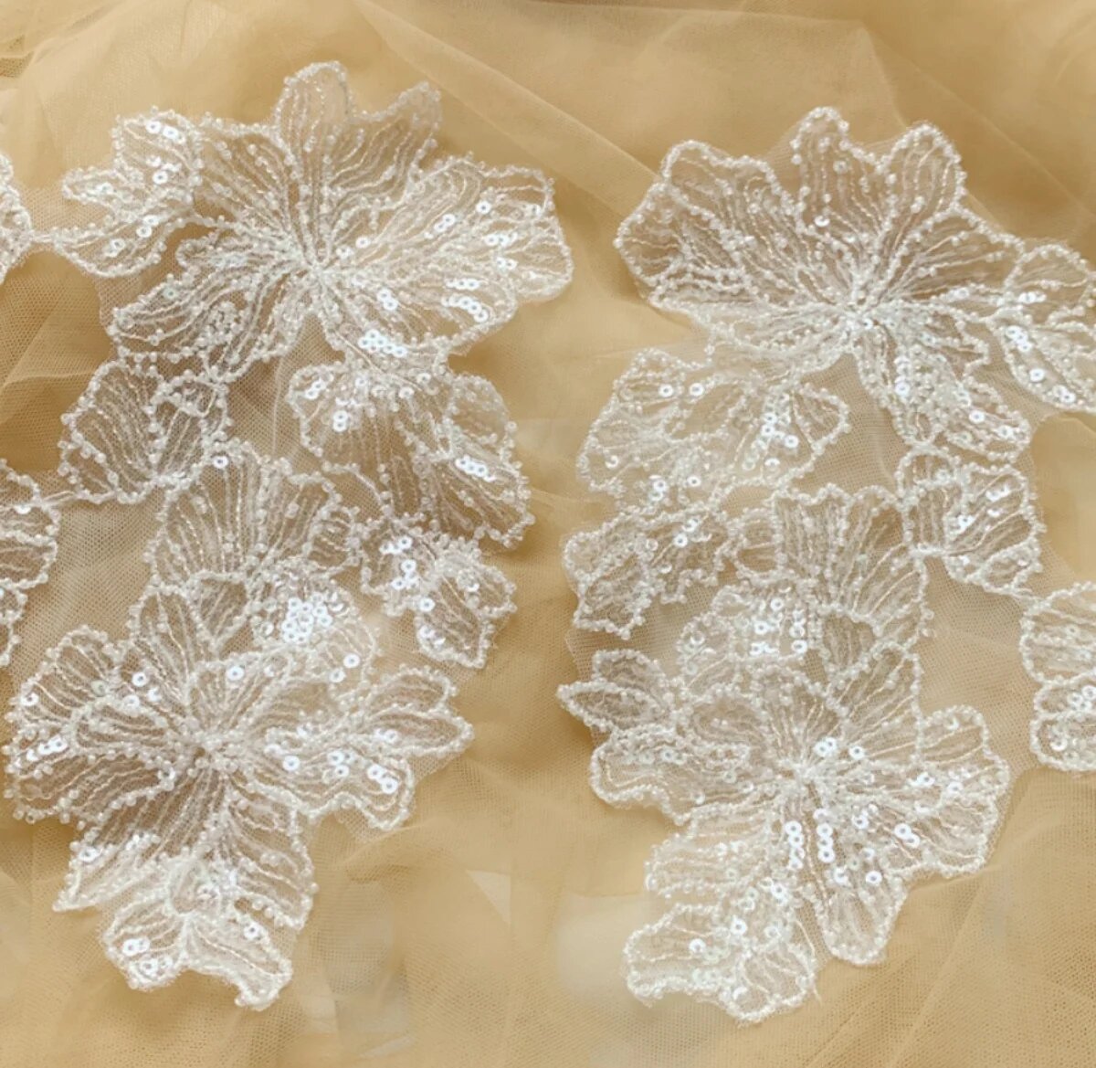 Кружево с бисером и блестками R SMEALE, черный, 4 шт.