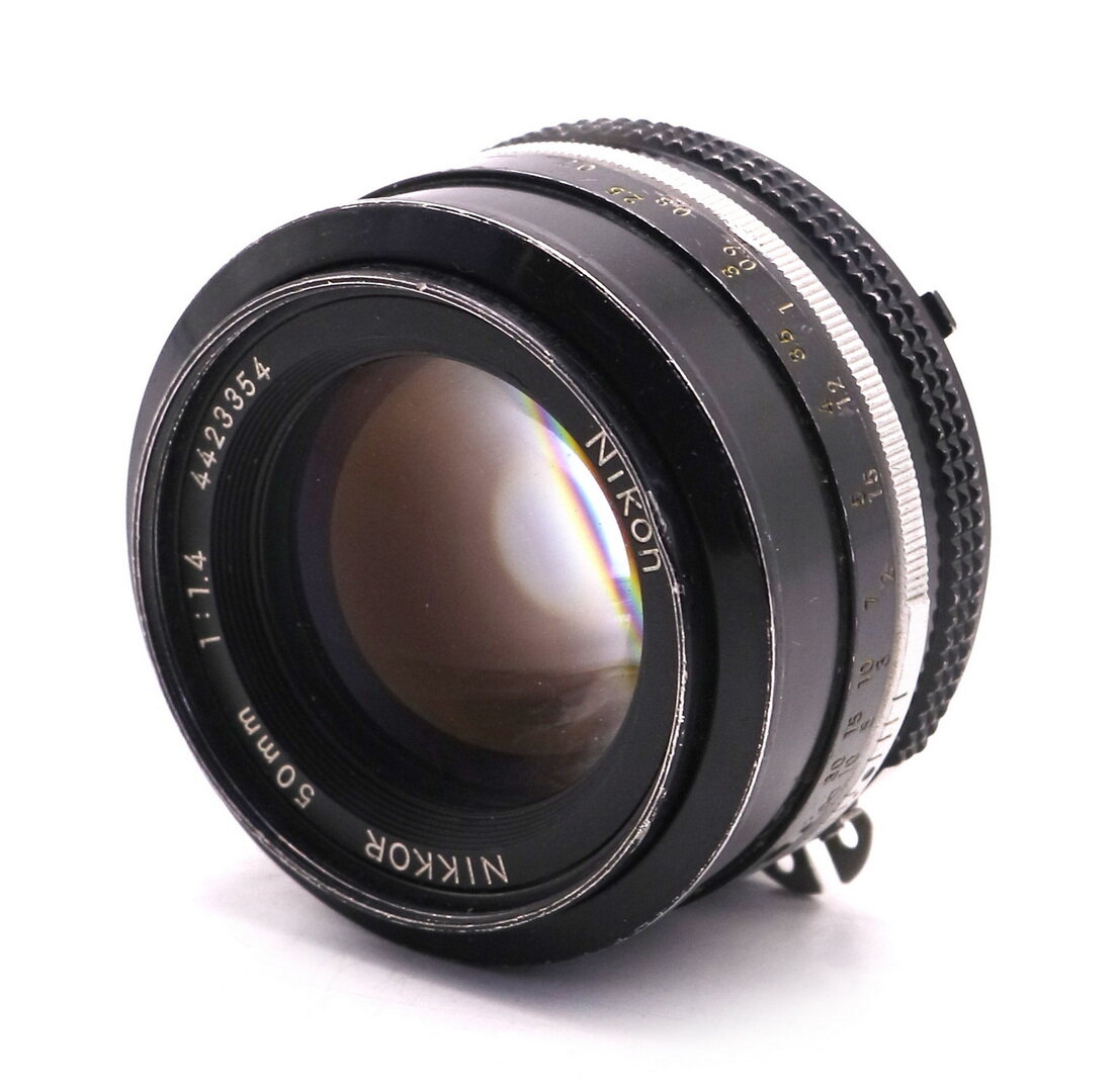 Стандартный объектив Nikon 50mm f/1.4 Nikkor