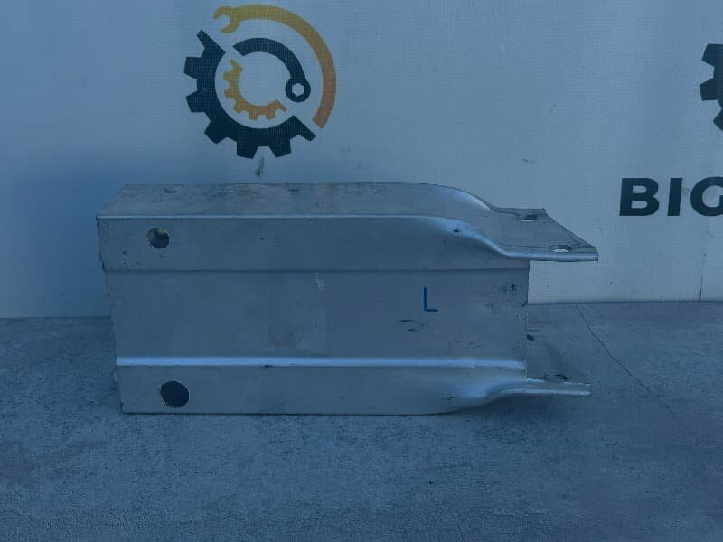 Кронштейн усилителя переднего бампера левый Mercedes Benz C-Class W204 C204 S204 A2046201195