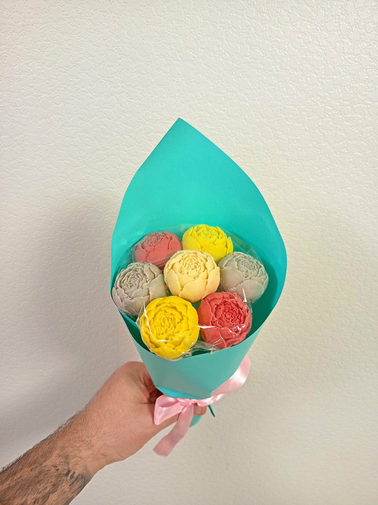 Шоколадные пионы ТД НебыковА сладкий букет на 1 сентября/8 марта 7 цветов из шоколада