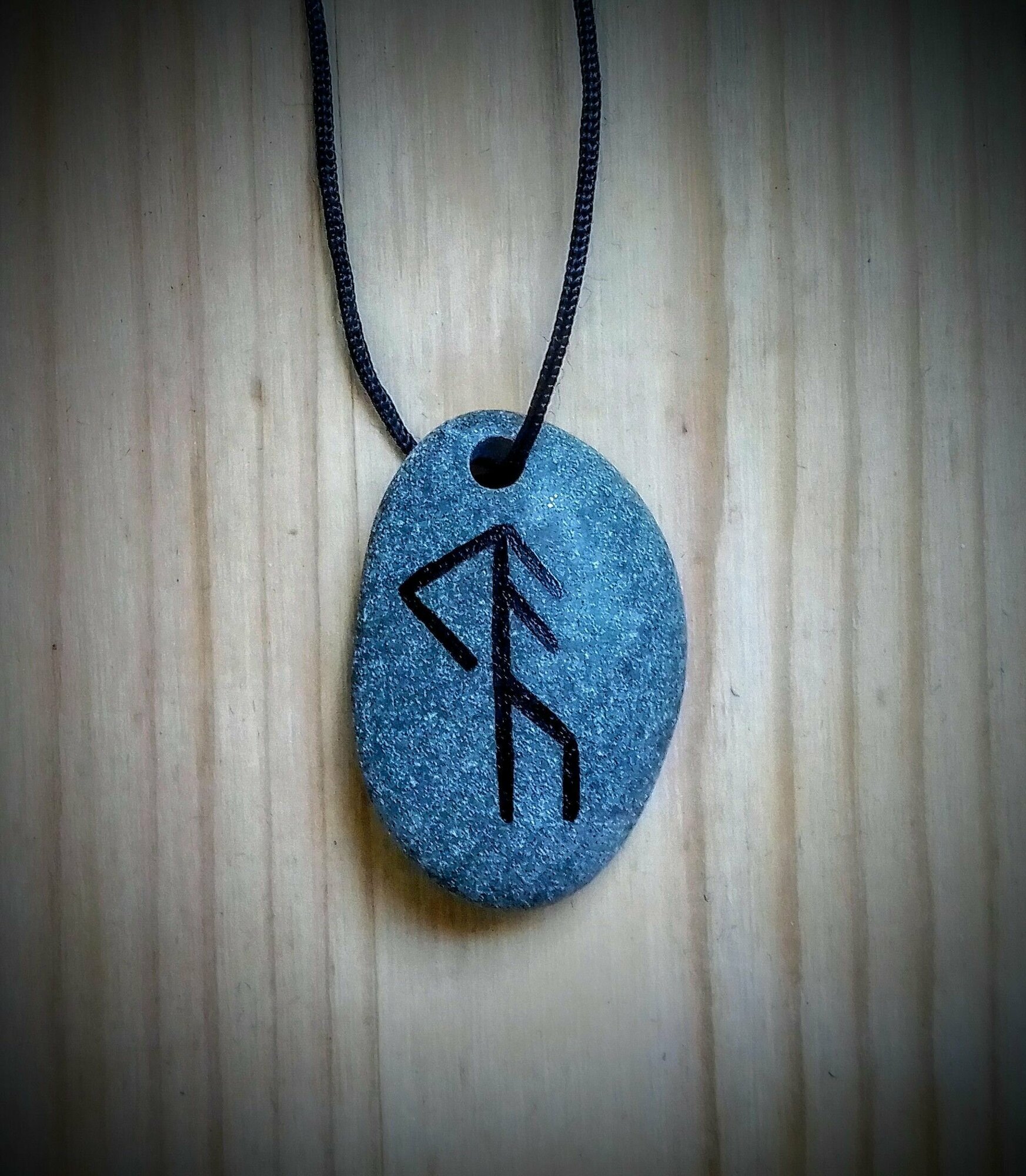 Оберег для успешной учёбы в школе. Талисман победы и успеха. Природный камень.