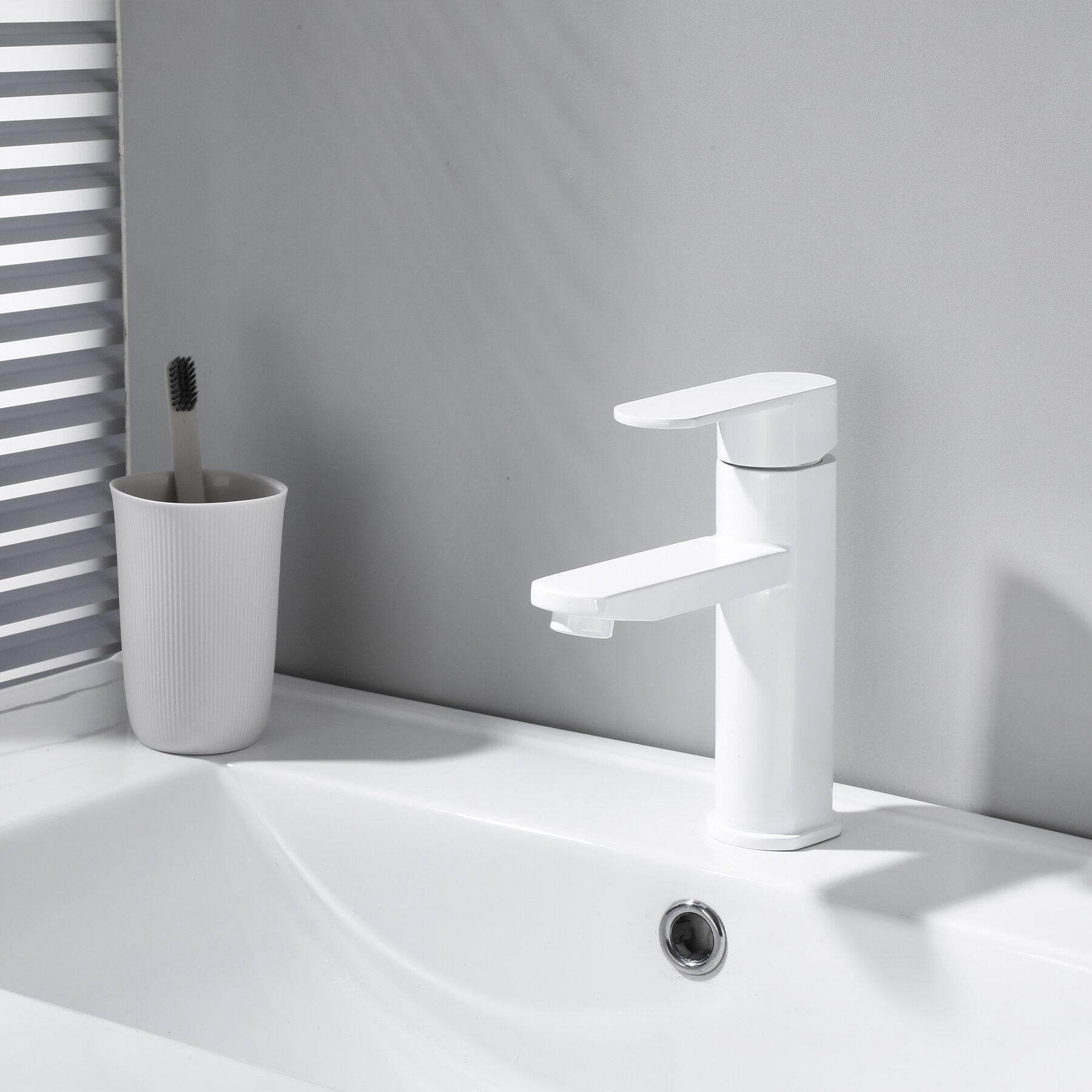 Cмеситель для раковины HANSEN H10304-F Белый