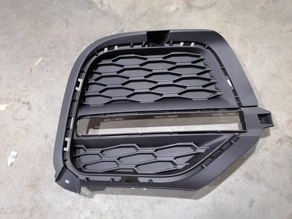 Рамка ходового огня правая Chery Tiggo 4 FL (2018+) [1.5 16V 6AMT внедорожник Turbo] J682803096