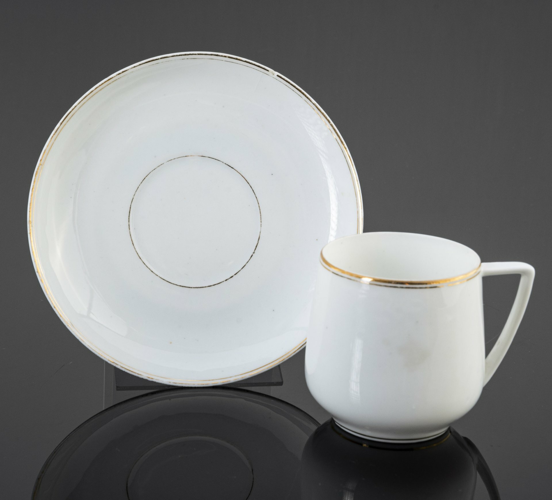 Пара кофейная изящной формы, фарфор, золочение, Российская империя, 1890-1915 гг.