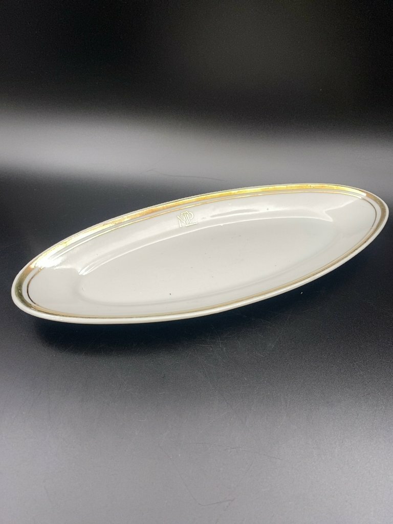 Селедочница "МТР", фарфор, золочение, Дулевский фарфоровый завод (Дулёво), СССР