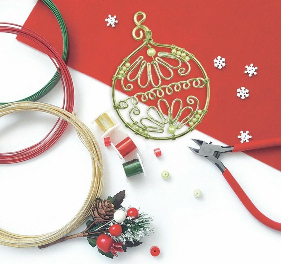 Набор для бисероплетения Crystal Art #Т-45 Ёлочная игрушка. Серия "Калейдоскоп игрушек", 9.5 x 12.5 см