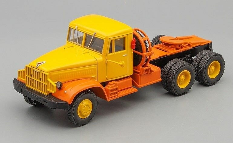 Масштабная модель грузовика коллекционная краз 221Б/258Б седельный тягач Автоэкспорт (1966-1969), желто-оранжевый