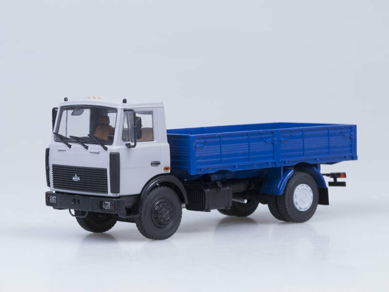 Масштабная модель МАЗ-5337 бортовой (поздняя кабина) /металл. рама, откидывающаяся кабина/