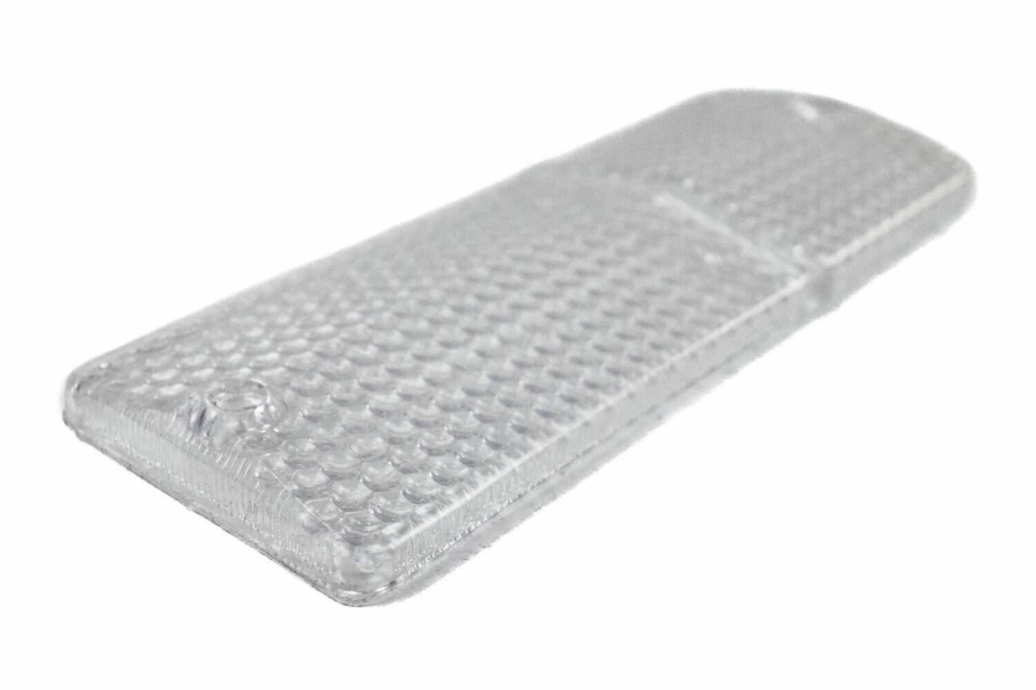 Стекло подфарника правое белое оригинальное пластиковое на ВАЗ 2106