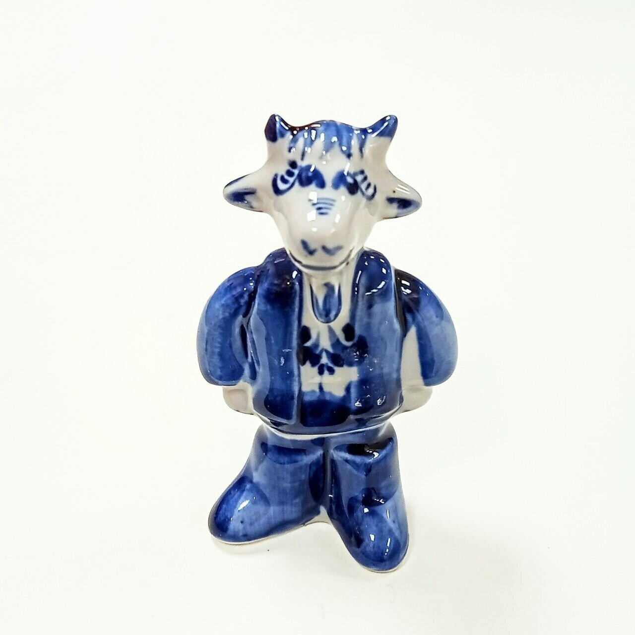 Фигурка "Козёл в пиджаке и валенках" из фарфора с росписью под гжель