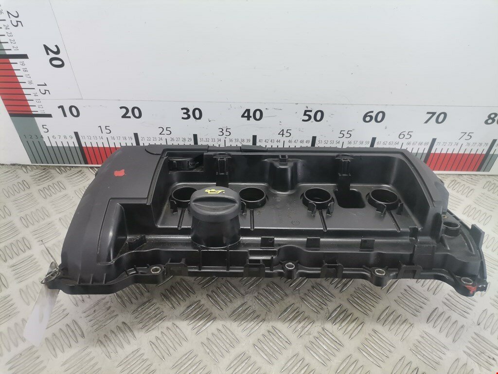 Крышка клапанная Peugeot 207 арт. 2156731