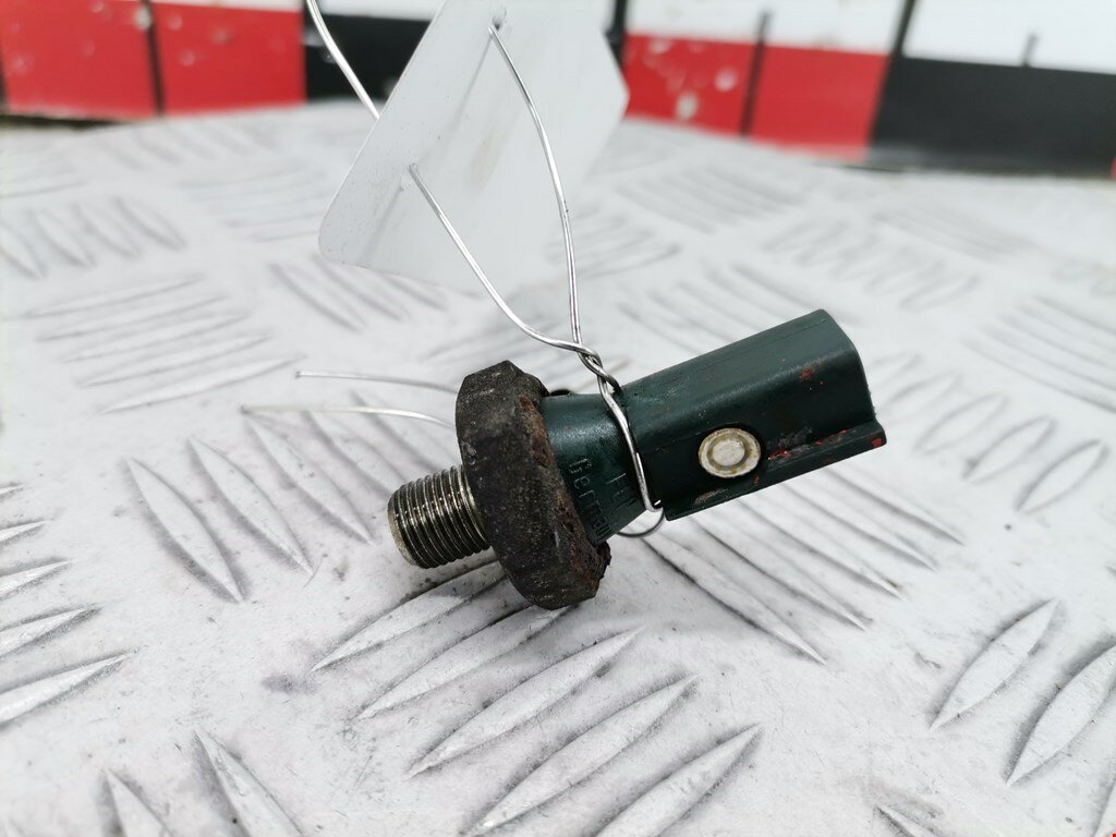 Датчик давления масла Volkswagen Polo 4 036919081D арт. 1587163