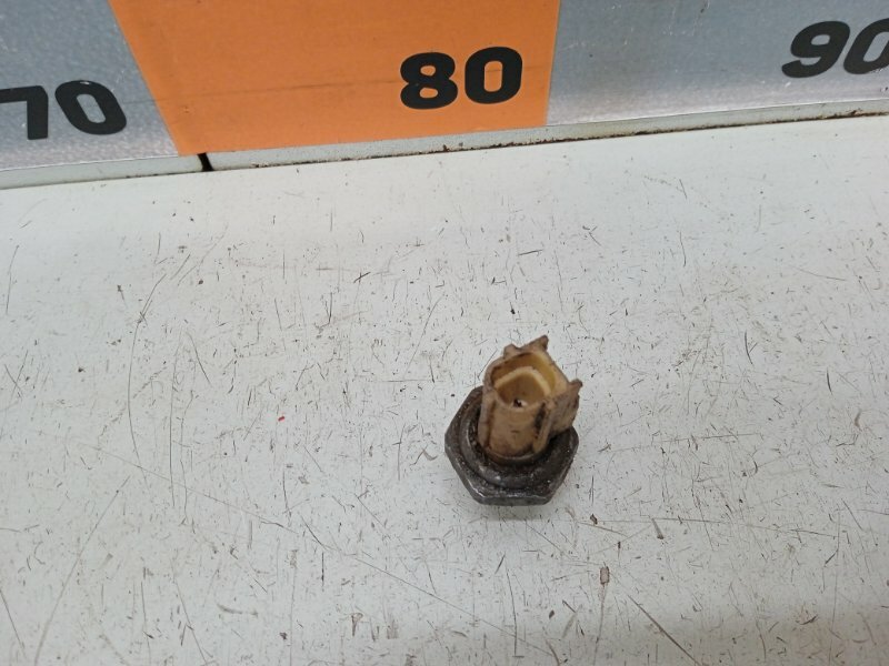 Б/У давления масла, Форд Фокус 1 Датчик Ford Focus 2004 1 245648 FORD арт. 1363512