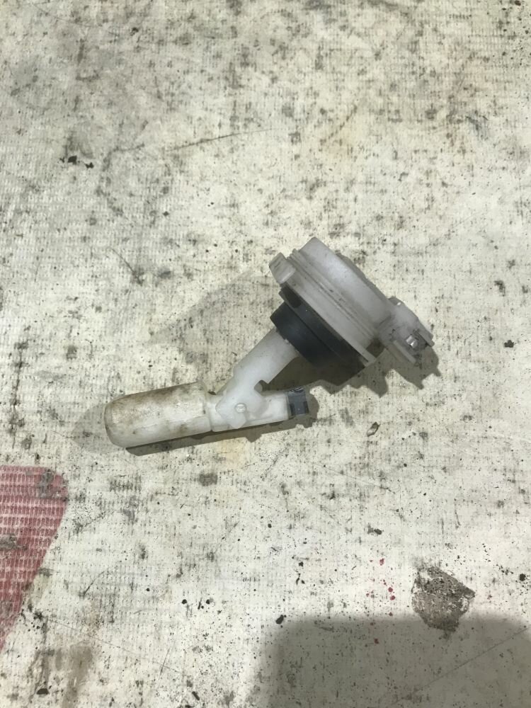 Датчик уровня в бачок омывателя Land Rover Freelander II (2006—2010) DMI500010