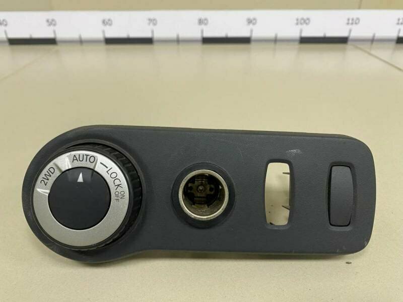Кнопка многофункциональная Nissan Terrano D10 2014 кат.номер: 8200796642 251630024R