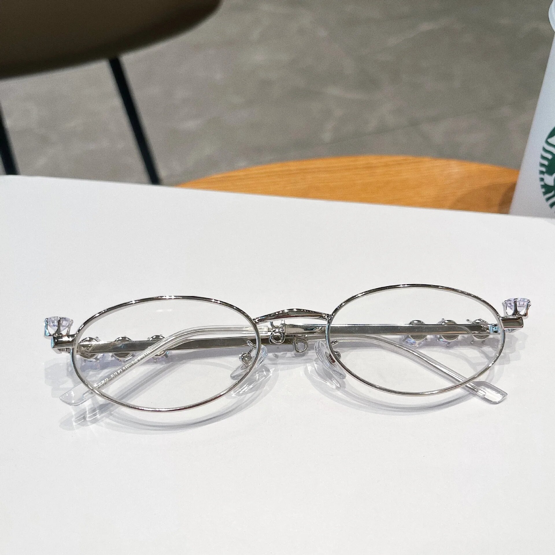 KLASSNUM Y2K овальные солнцезащитные очки Silver Clear