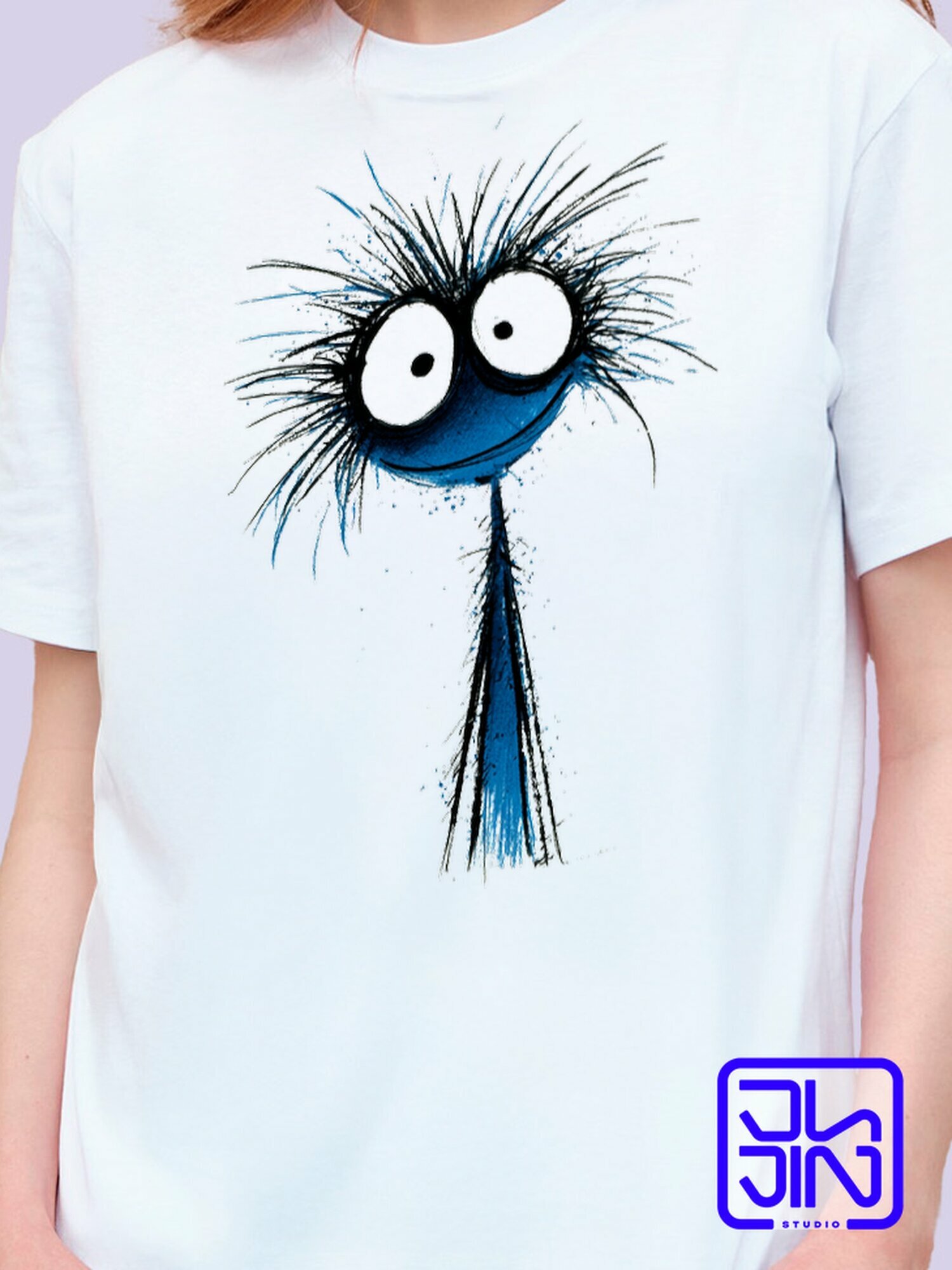 Футболка классическая женская с авторским принтом Смешной черно-белый монстр в стиле граффити, веселый синий и оригинальный принт, белый хлопковый трикотаж с прикольным рисунком на груди
