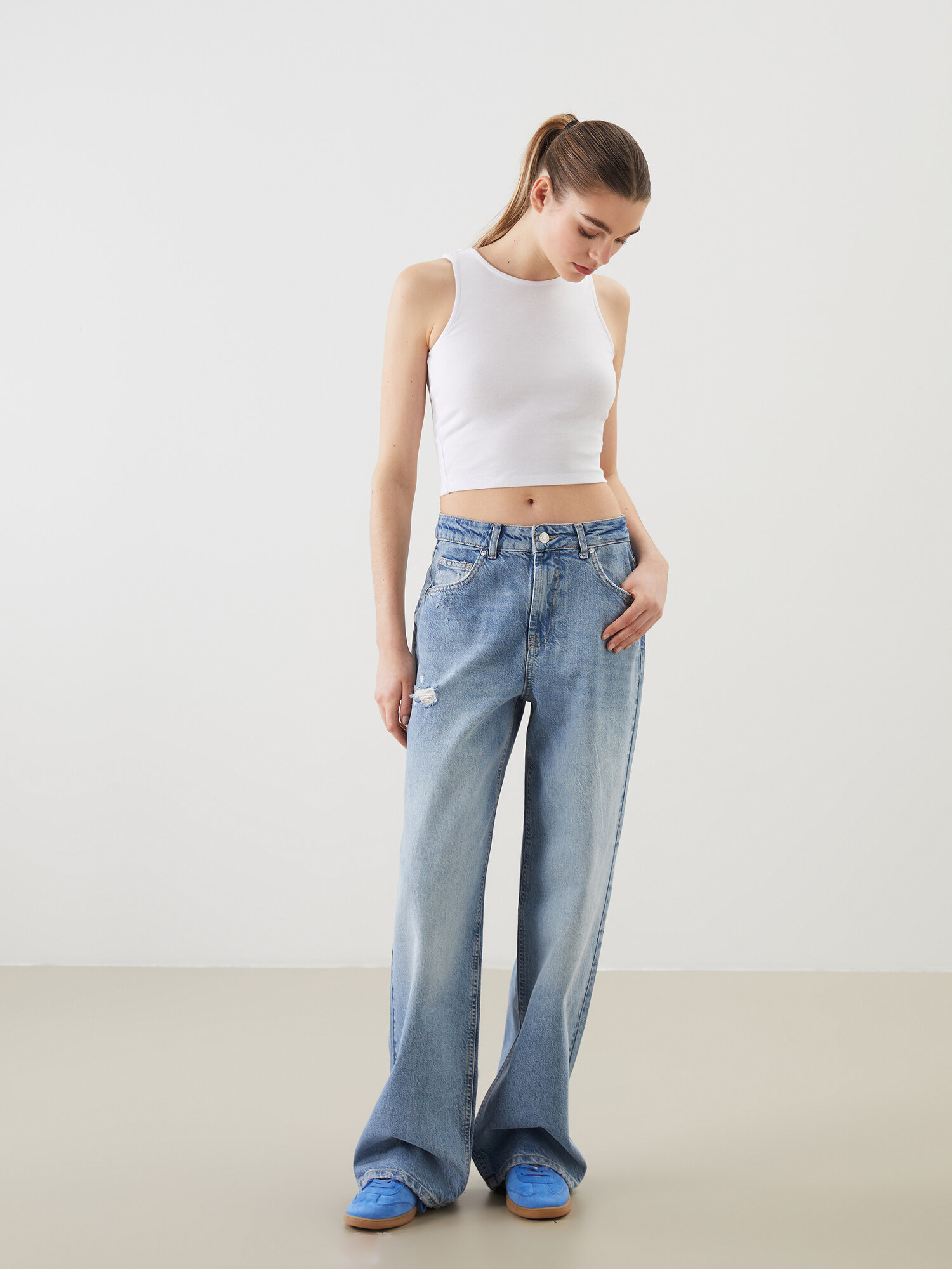 Джинсы широкие 