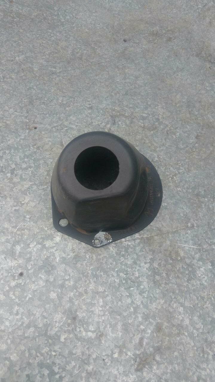Пыльник рулевой рейки Dodge Caravan 4 (2000 - 2007) 04680446AB