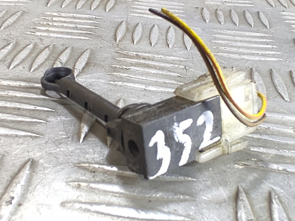 Датчик температуры воздуха BMW X5 2000-2007 64118391392