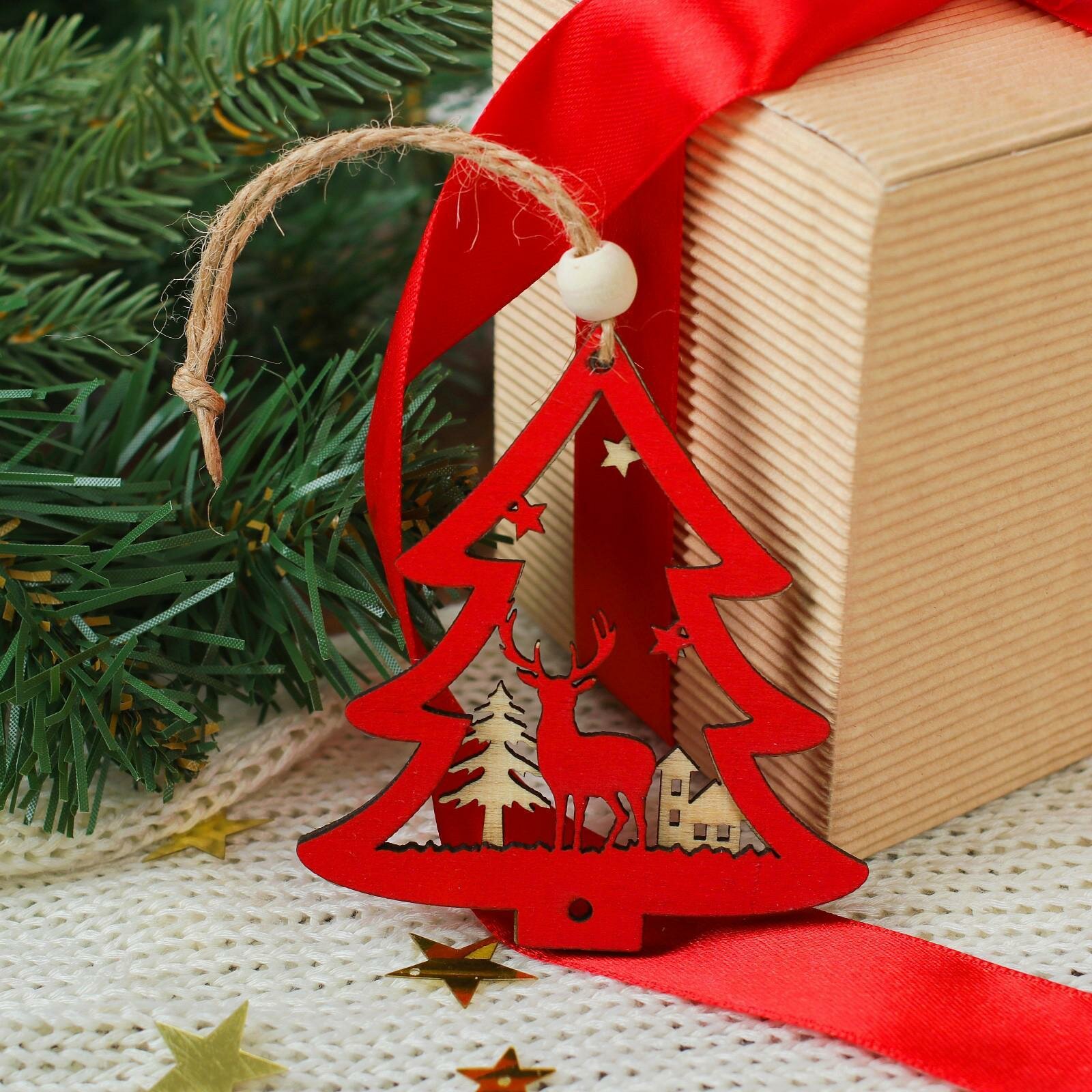 Подвеска Лесная мастерская "Новогодний олень", деревянная, цвет красный
