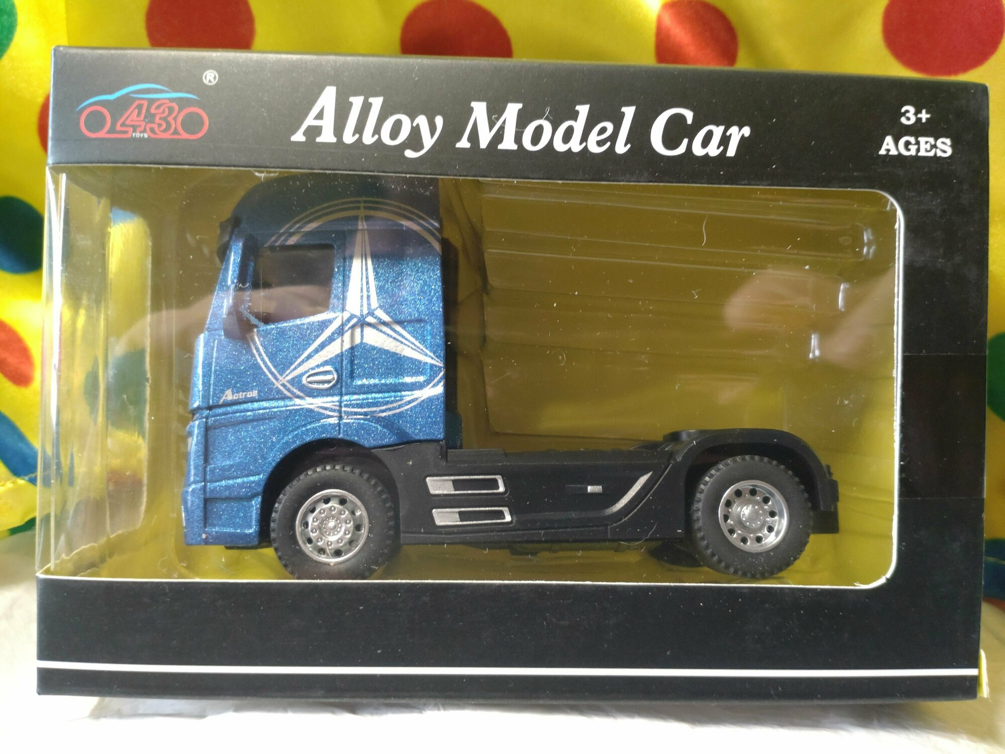 Коллекционная Модель грузовика/тягач/Мерседес.