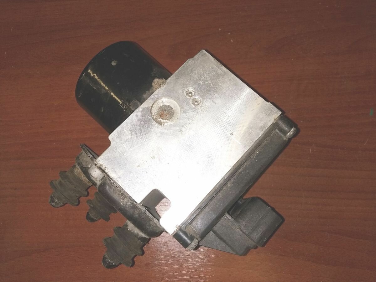 Блок управления ABS Volkswagen Passat B6 3C0614095K