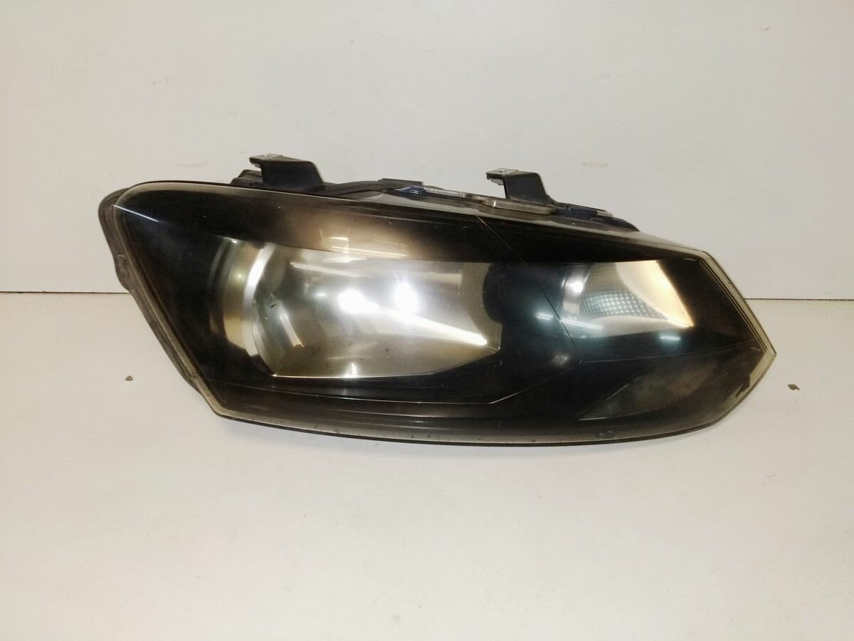 Фара правая галогеновая Volkswagen Polo 5 седан