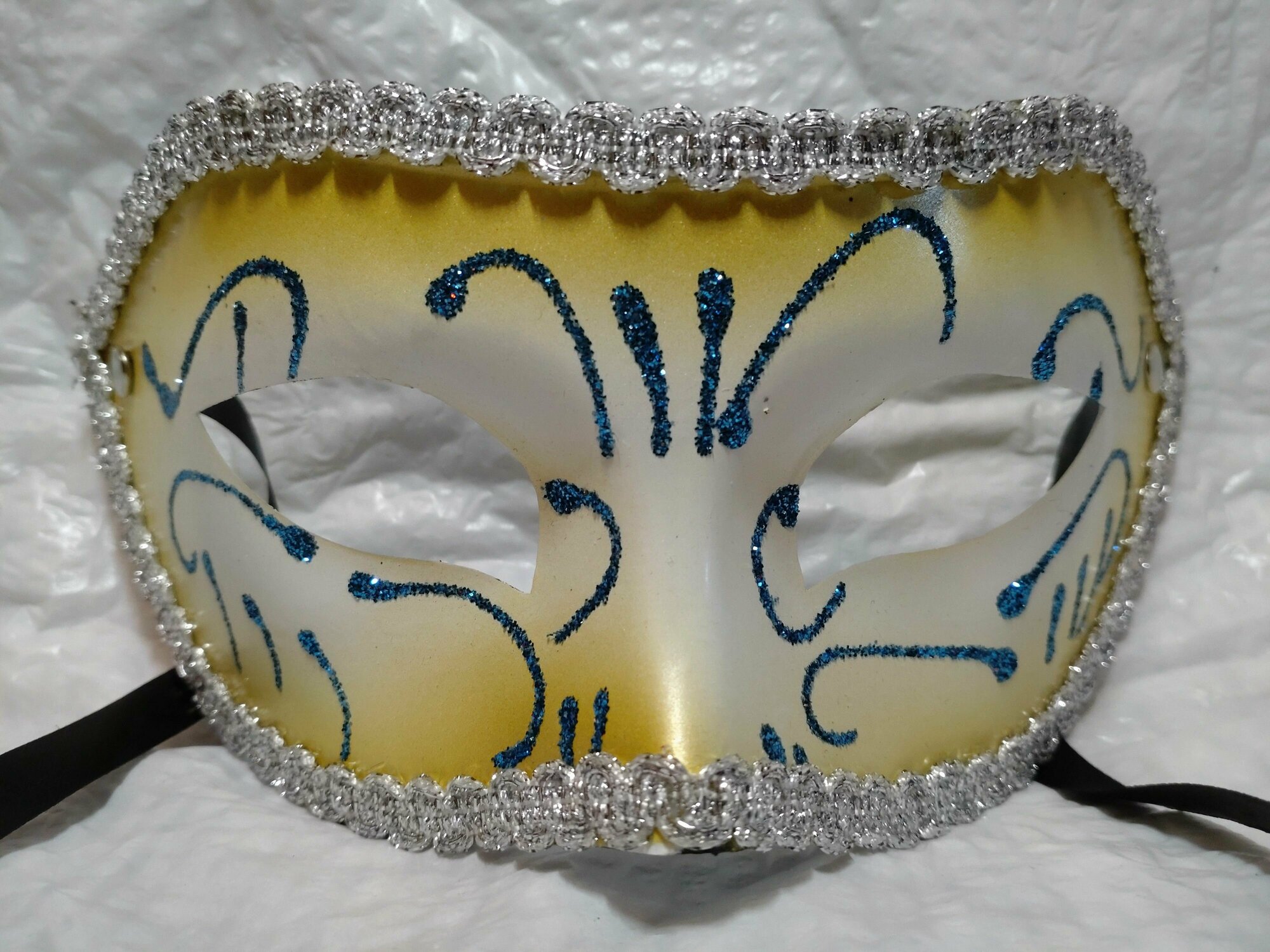 Карнавальная венецианская маска с кружевами . Золото с синим.