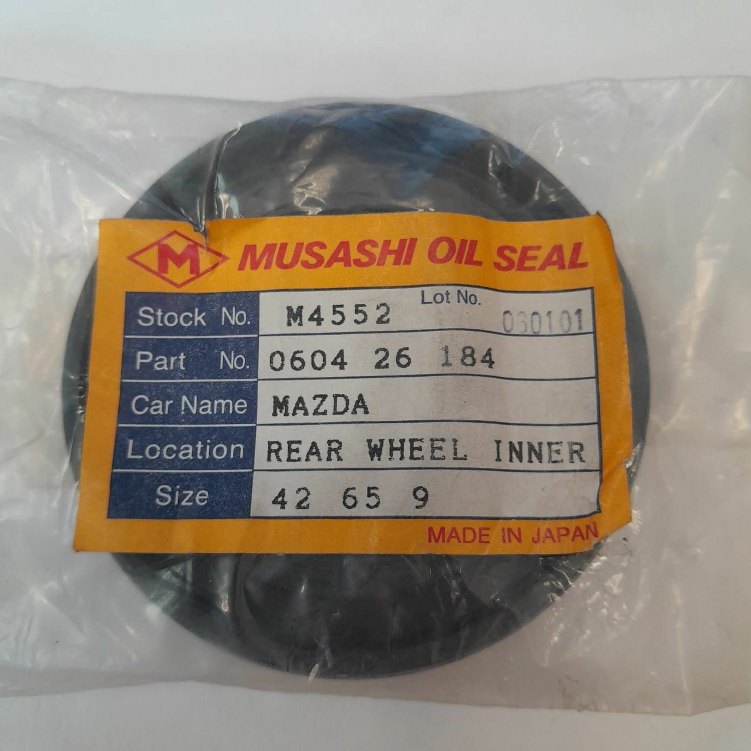 Сальник полуоси задний внутренний Musashi M4552 Mazda Bongo SDEAT, D29MT. OEM 0604-26-184