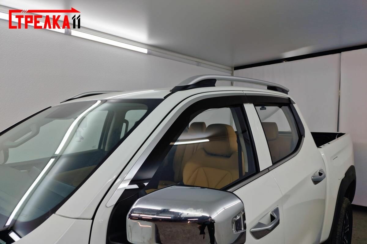 Changan HUNTER PLUS 2022-н. в. - 2D Дефлекторы окон с хром полосой, (4 шт)