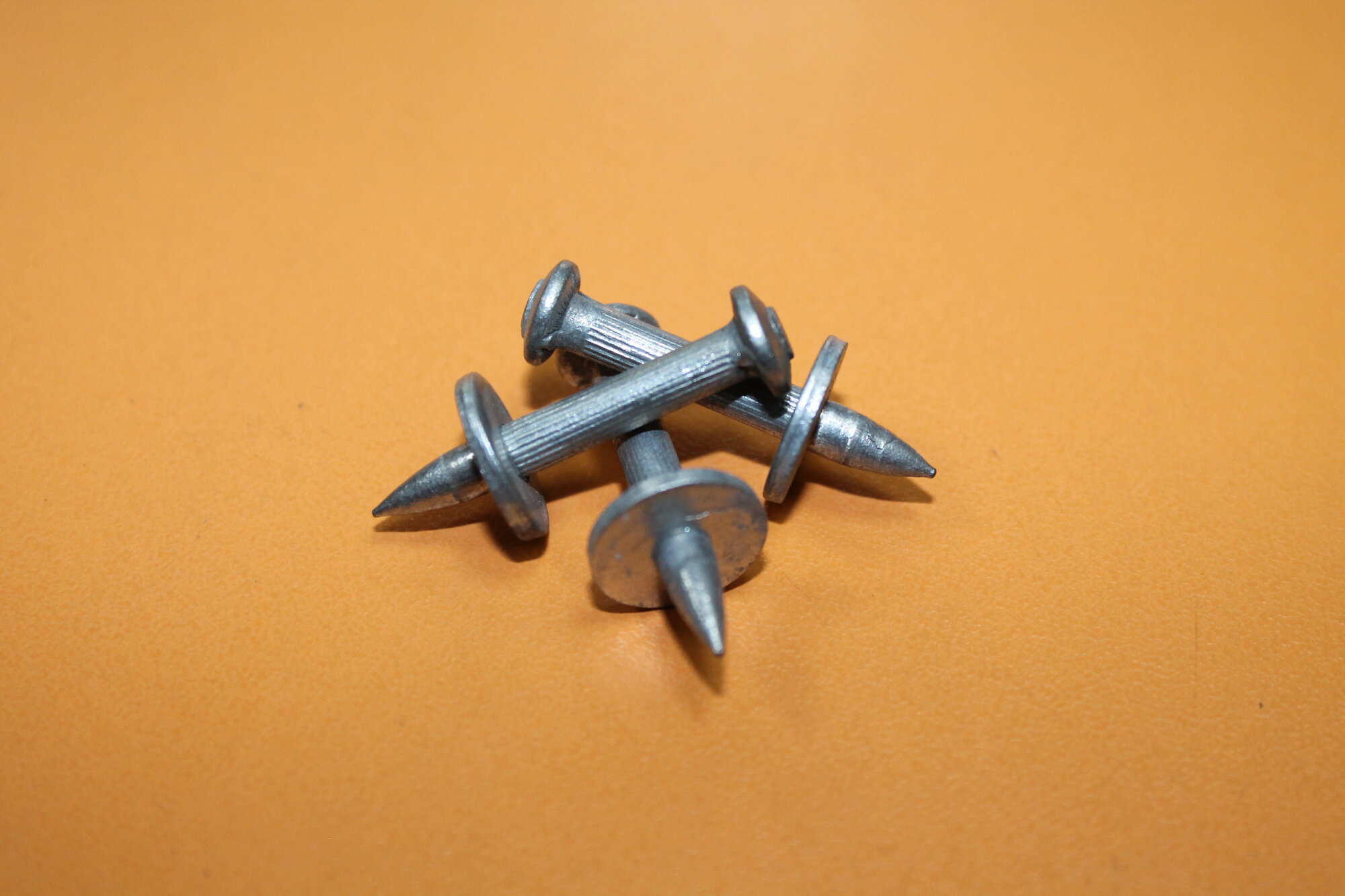 Гвоздевой дюбель 3,7х30мм 200шт.