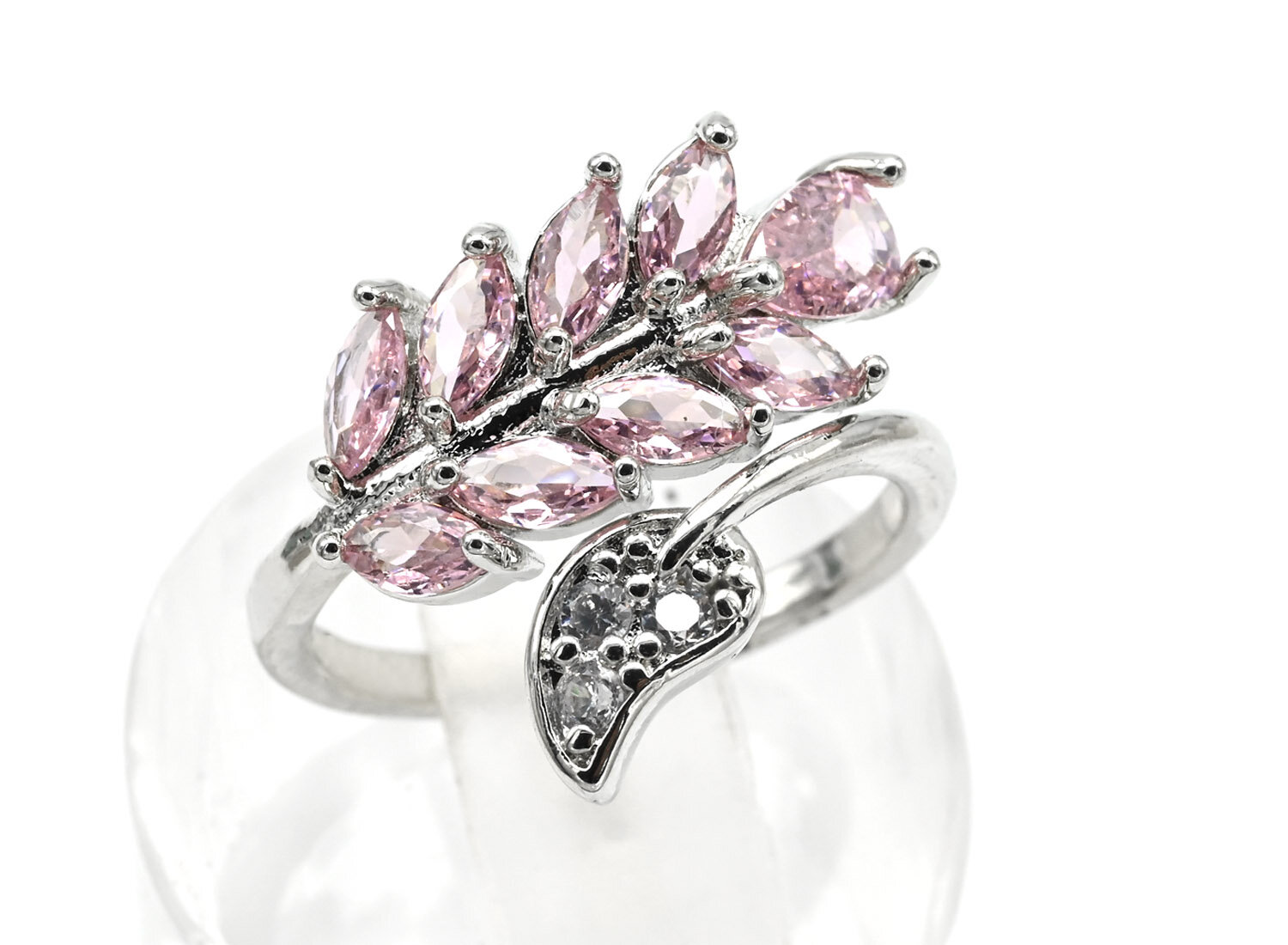 Кольцо, циркон