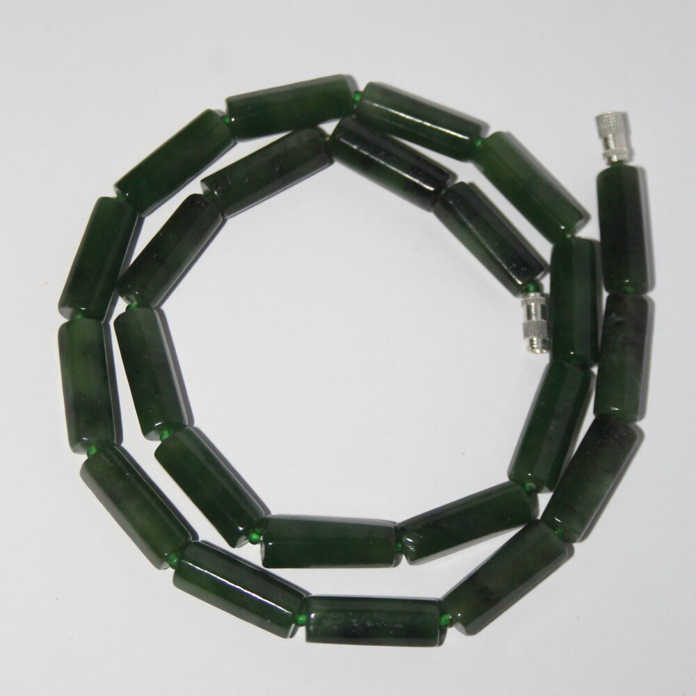 Бусы, нефрит