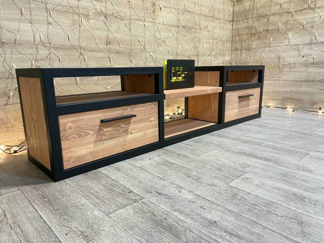 Тумба "EasyLOFT" в стиле лофт под ТВ с полкой для проектора, в гостиную, для дома и офиса, 200х40х50 см, цвет карамель