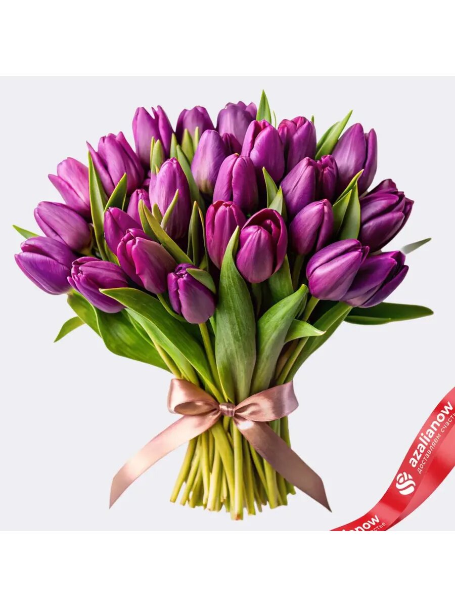 Букет из 33 фиолетовых тюльпанов
