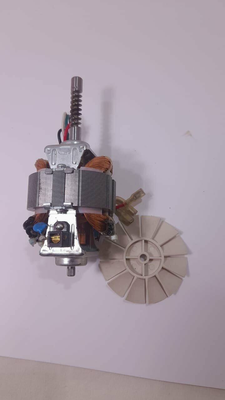 Двигатель для мясорубкиHC7025 STARWIND SMG4485