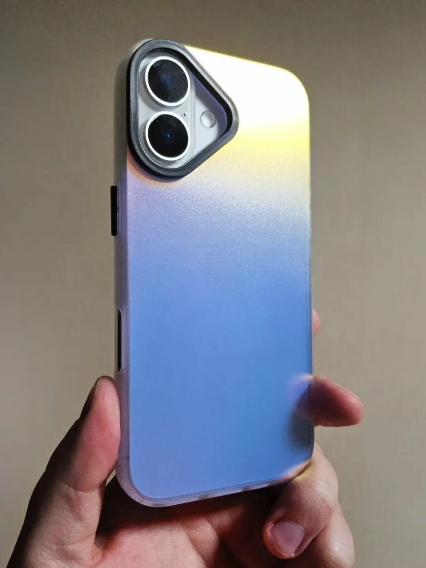 Перламутровый чехол на iPhone 17 (Айфон 17) полупрозрачный, жемчужный