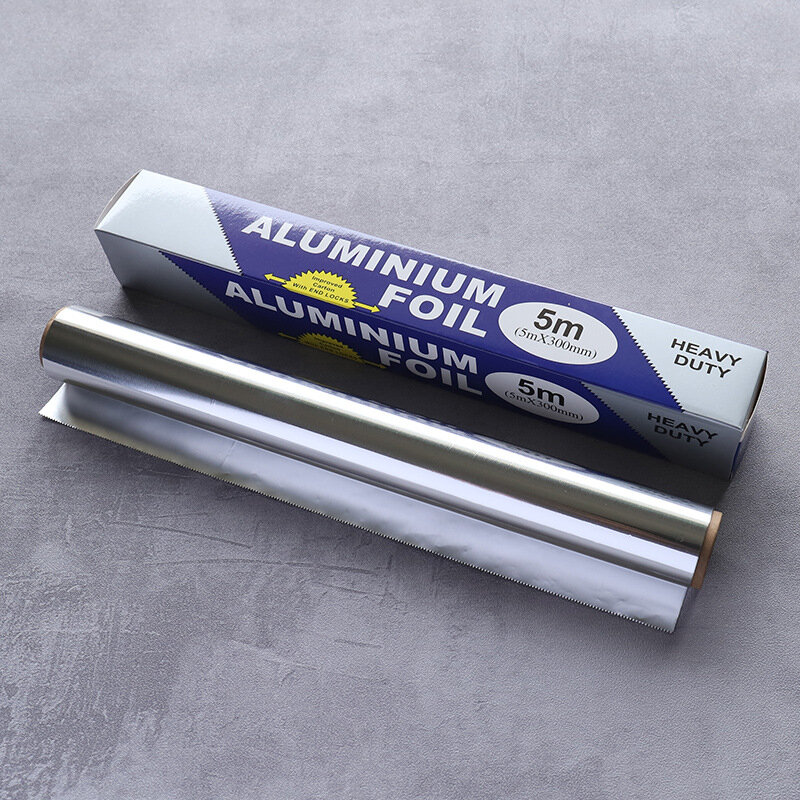 Фольга алюминиевая пищевая особо прочая 5 метров предназначена для приготовления пищи, заморозки, упаковки и хранения.