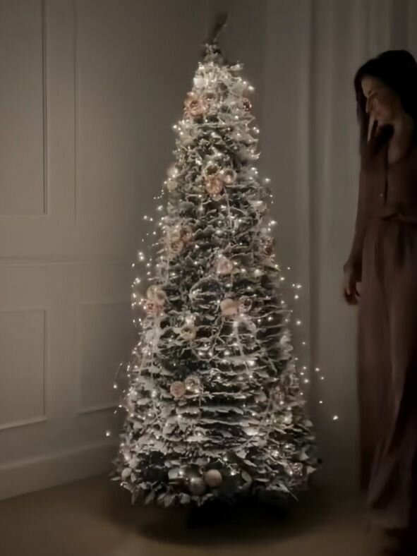 Складная рождественская ёлка высотой 4 футов с предустановленными украшениями, гирляндой-звёздами и раздвижной конструкцией