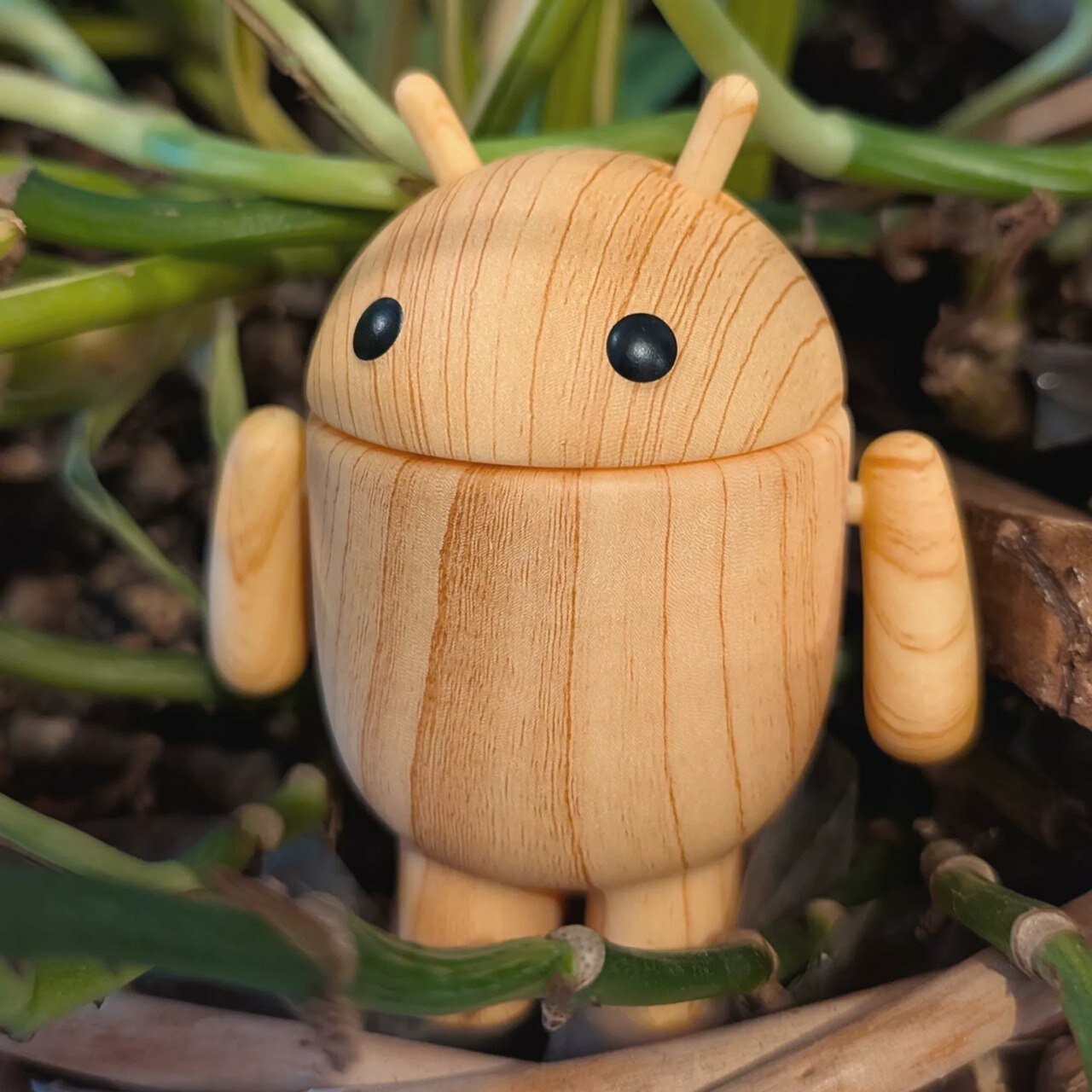 Android Mini Collectible Figure робот виниловый коллекционный, из сосны (Pine Pal)