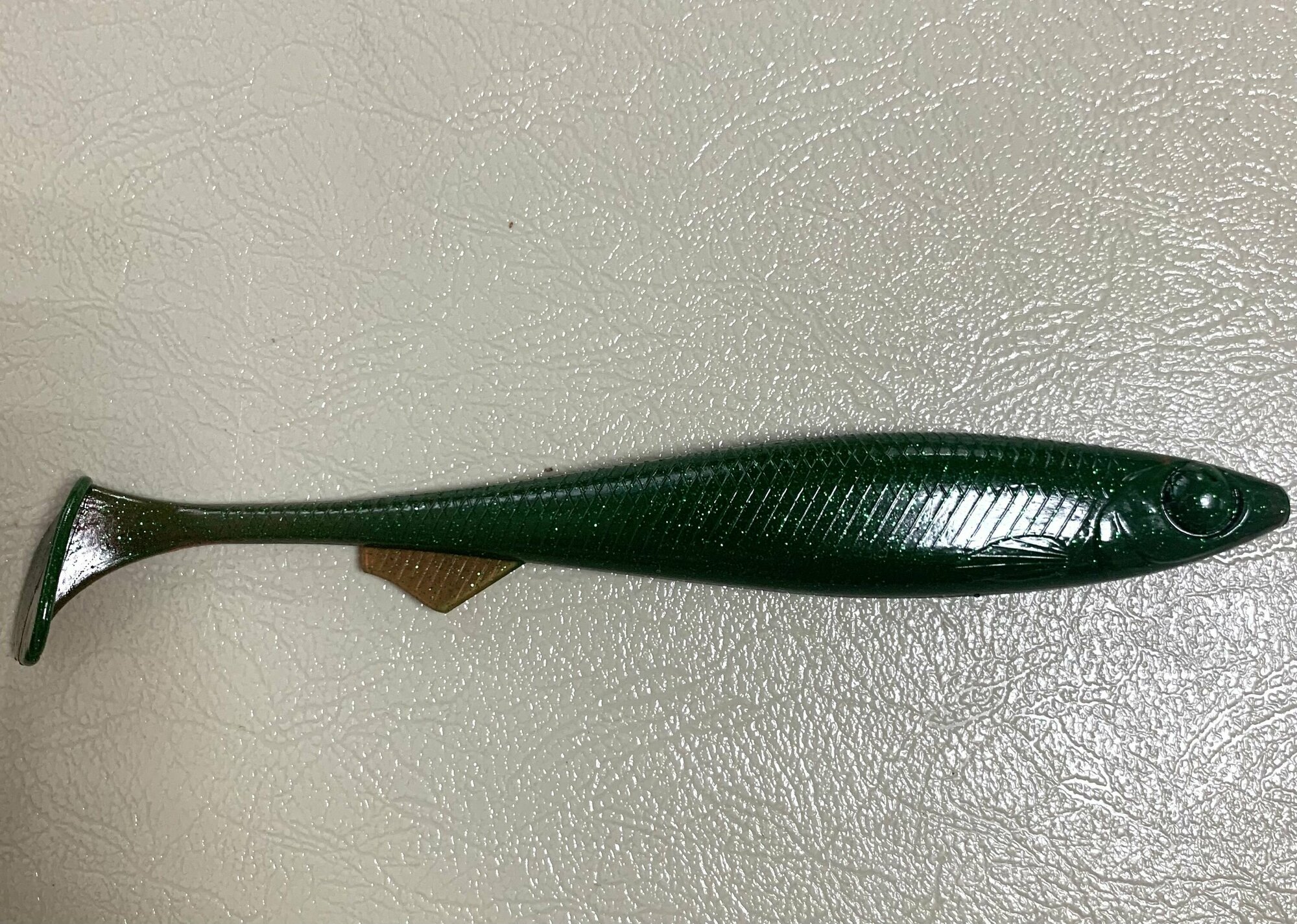 Мягкая силиконовая приманка Килька Про 20 см,1шт, (свимбейт/ джеркбейт), Машинное масло (Motor Oil Green Flake).