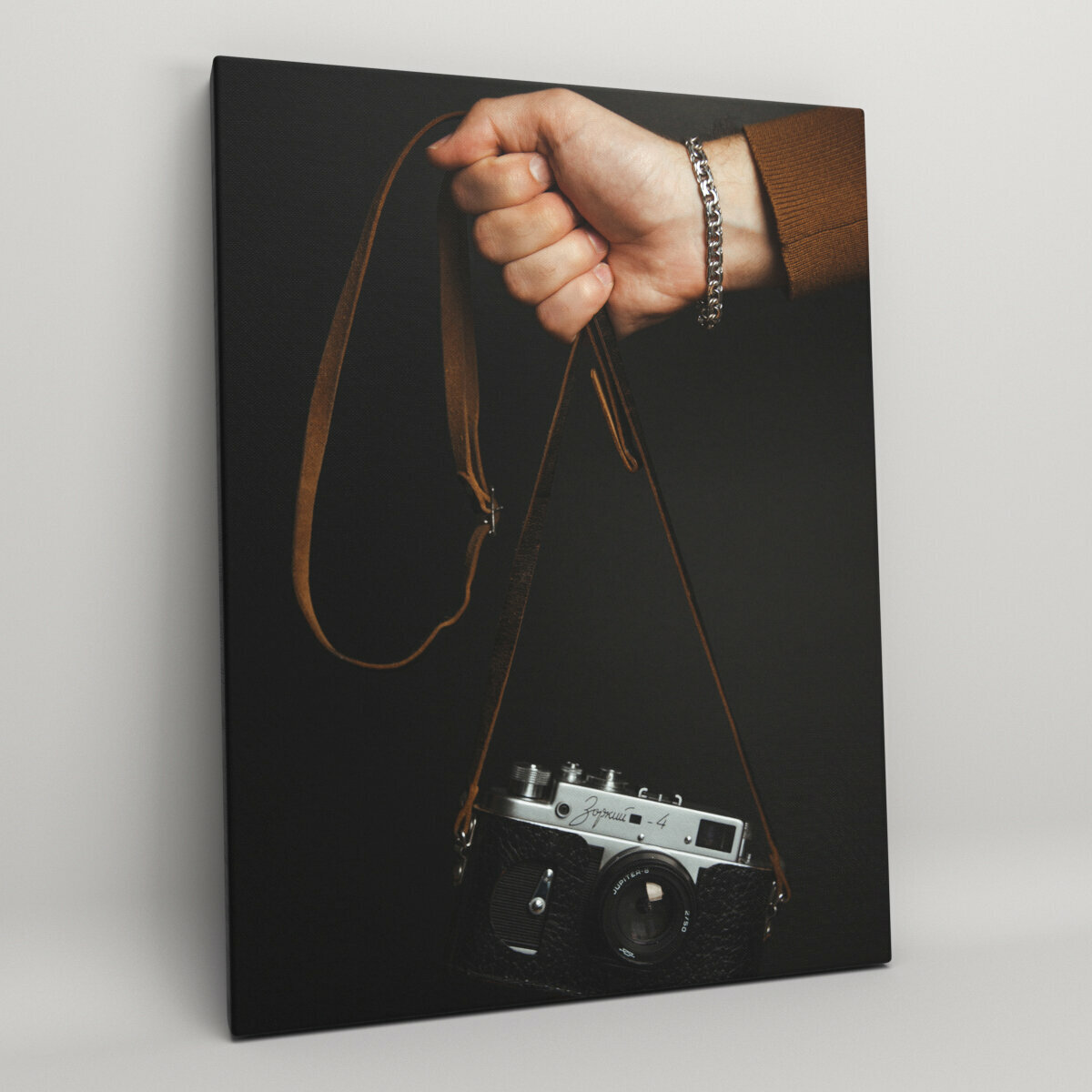 Картина на холсте (интерьерный постер) "Фотограф №2", с деревянным подрамником, размер 30x40 см