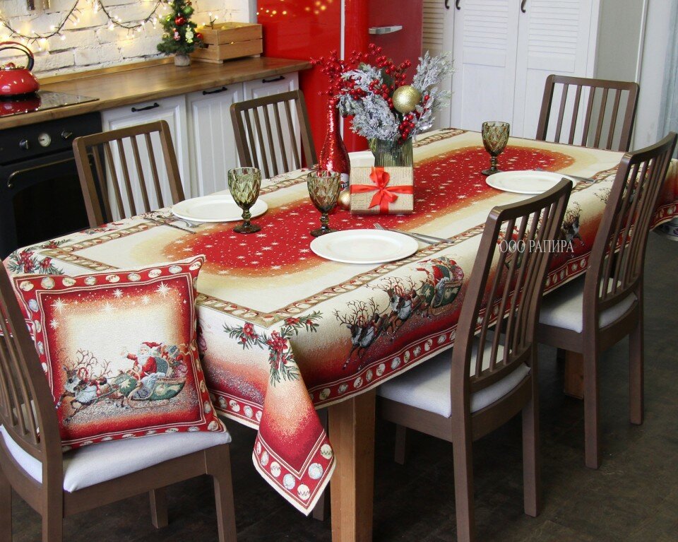 Скатерть новогодняя Сани Дед Мороза красный фон 135х255 см гобелен