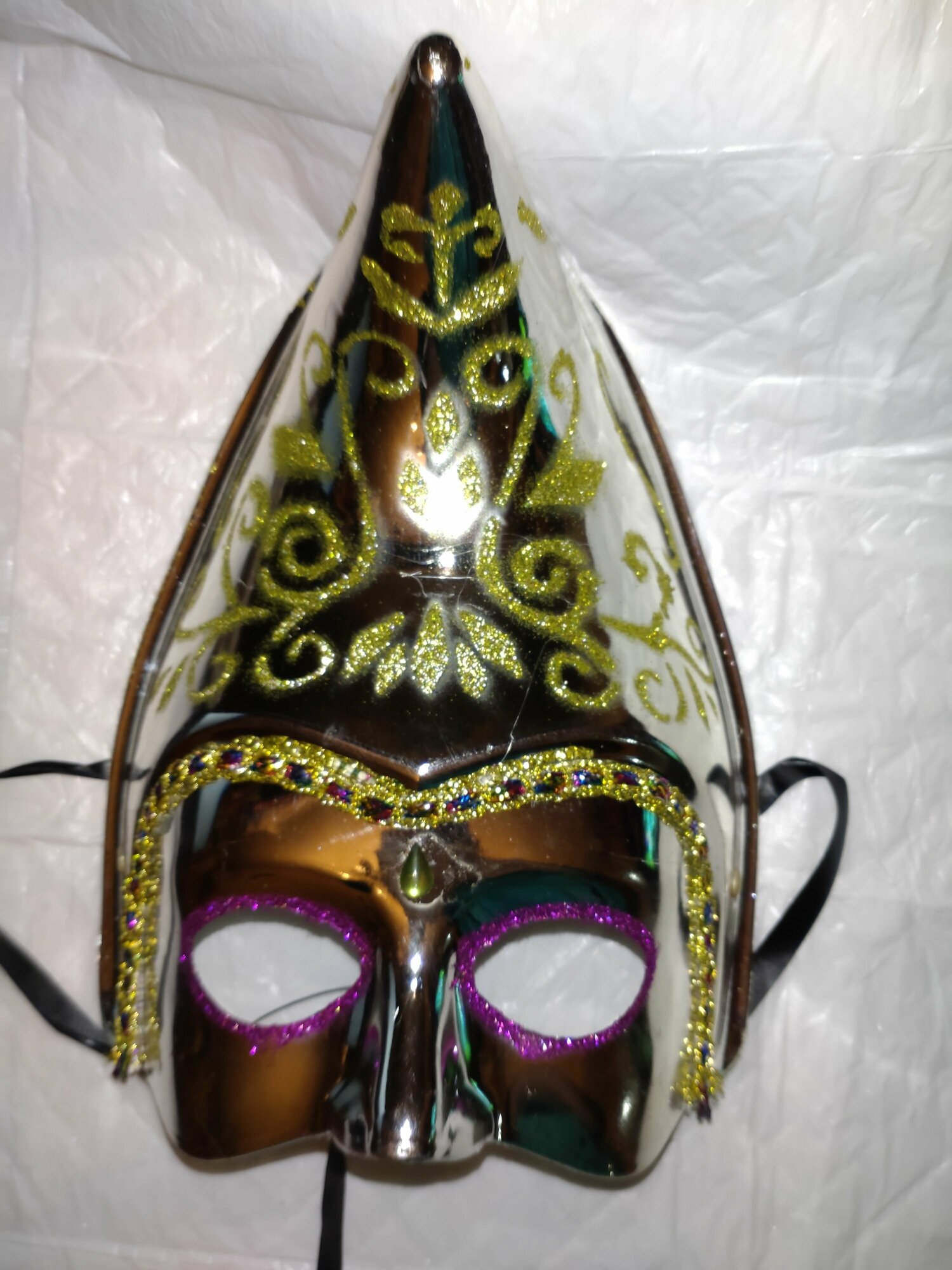 Карнавальная венецианская маска 26см. Белая с красным.