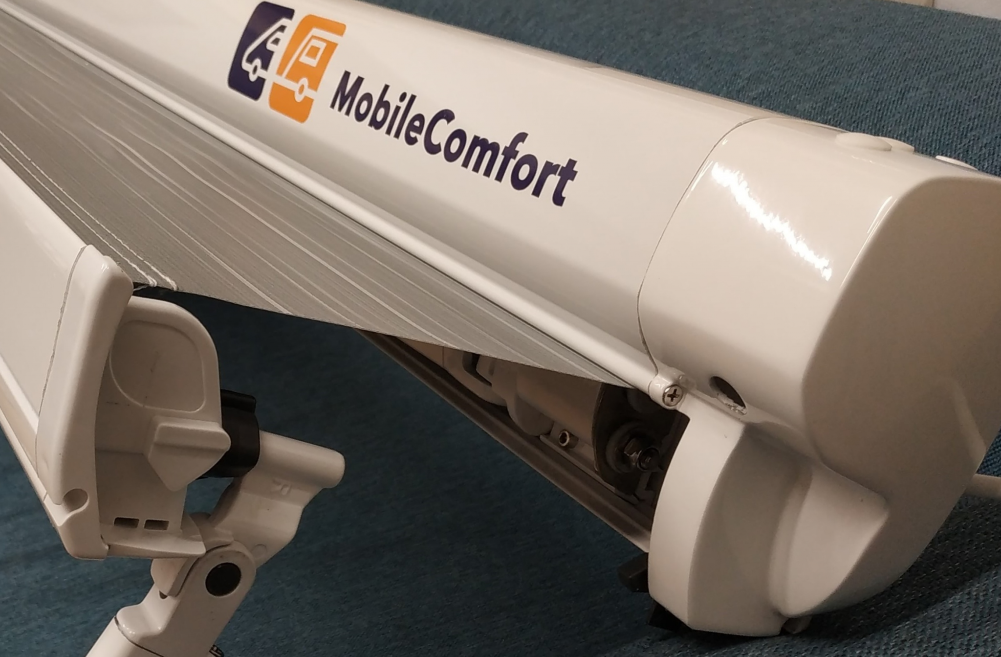 Маркиза MobileComfort M350WG 3.5 м настенная механическая, корпус белый, полотно светло-серое