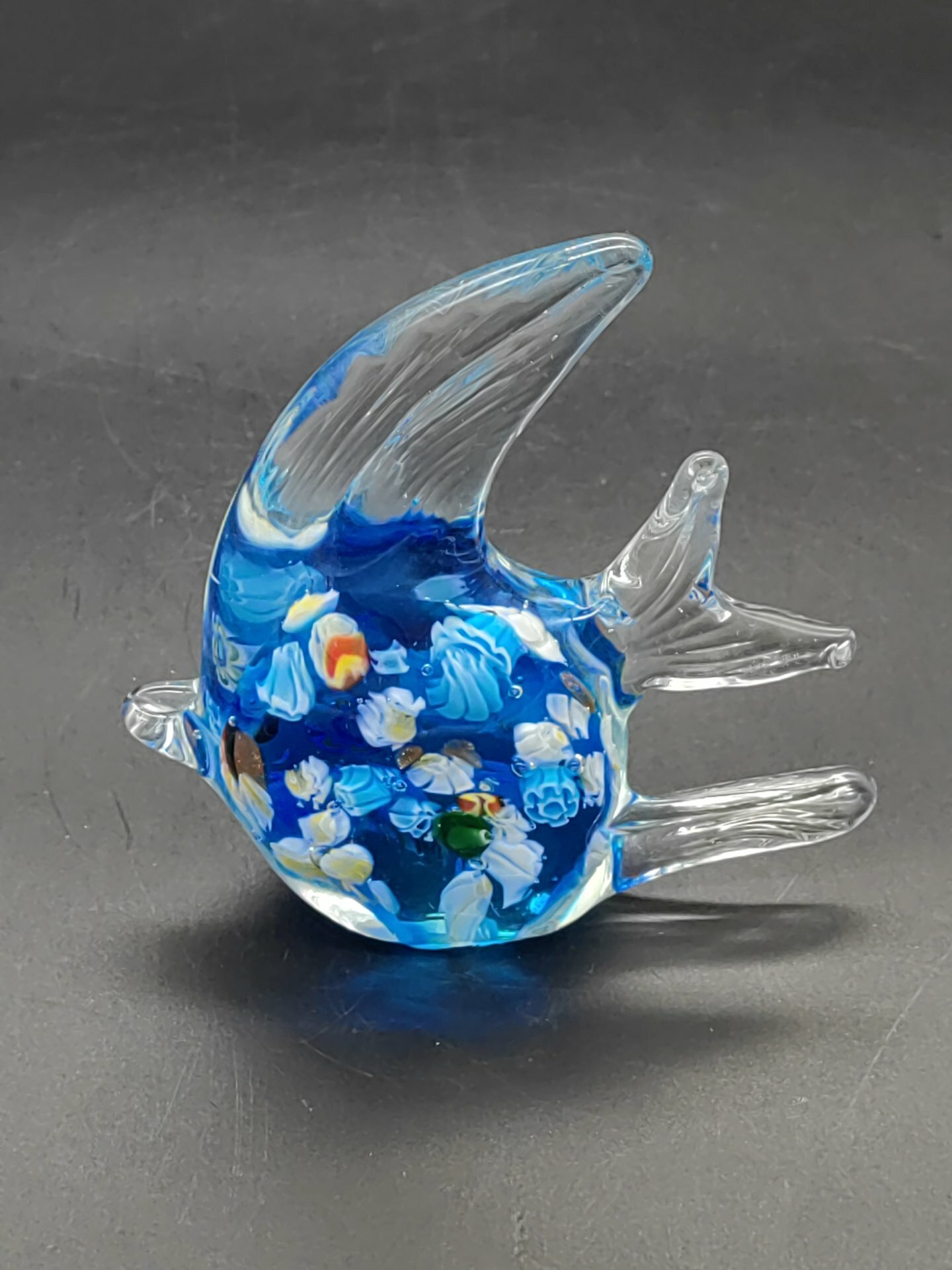 Статуэтка (пресс-папье) в виде рыбки, в технике millefiori, стекло, sommerso, Murano, Италия