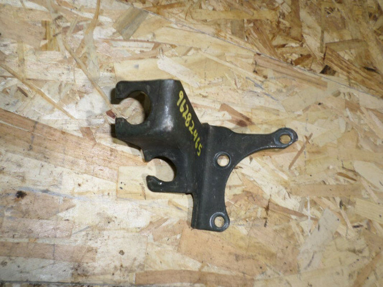 Кронштейн троса переключения МКПП 96282465 96274785 Дэу Матиз 0,8 литра 8V Шевроле Спарк М200