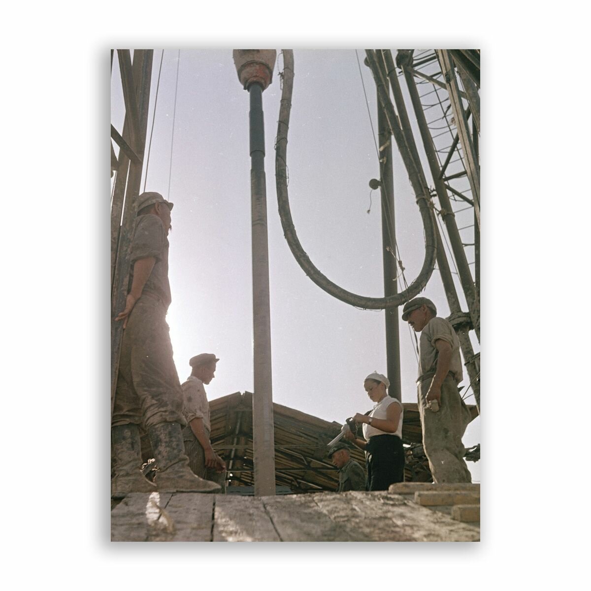 Советский постер, плакат на бумаге / Советские рабочие / Размер 40 x 53 см