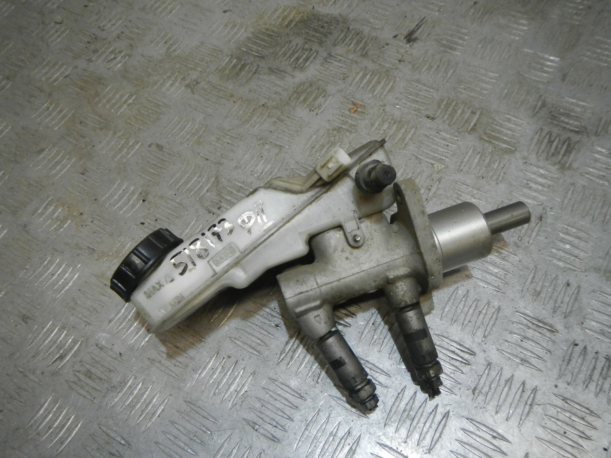 Б/У Цилиндр тормозной главный, Ford (Форд)-FOCUS 2 (05-08) FORD FOCUS 2 (05-08) Без видимых повреждений. 518173 FORD арт...